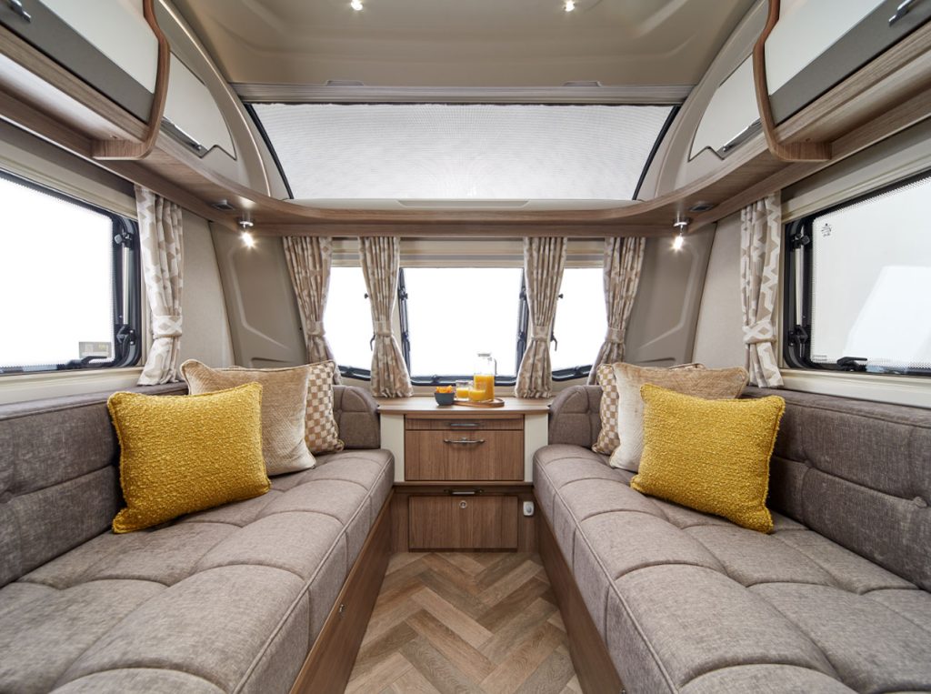 Coachman | VIP - Coachman